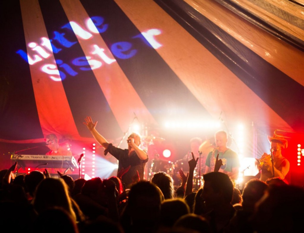 Feestband Coverband Little Sister - De Leukste Feestband van Nederland